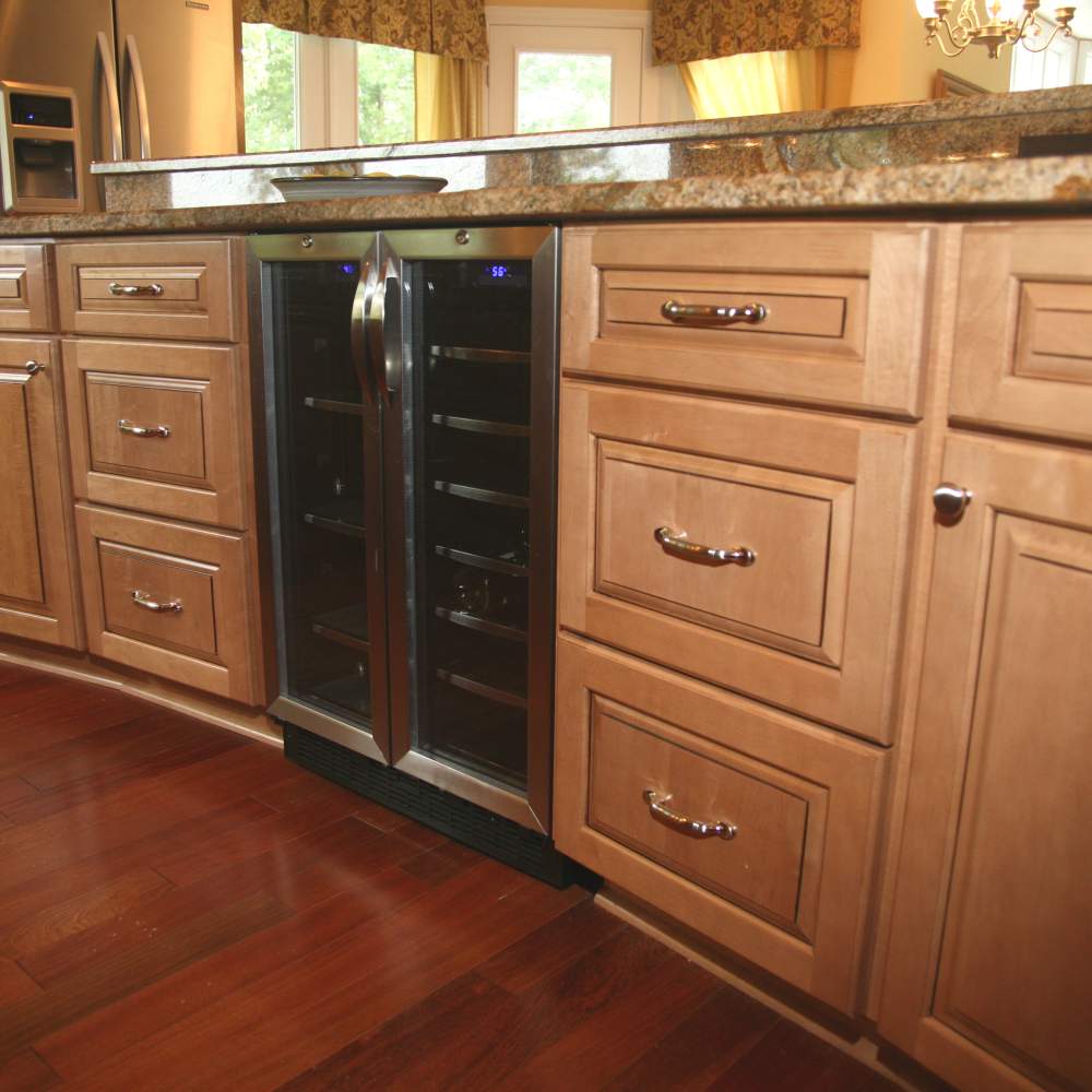 Warm & Bright Traditional Kitchen > Kitchens > Projects > Repp ...